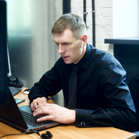 Company — TrackLab